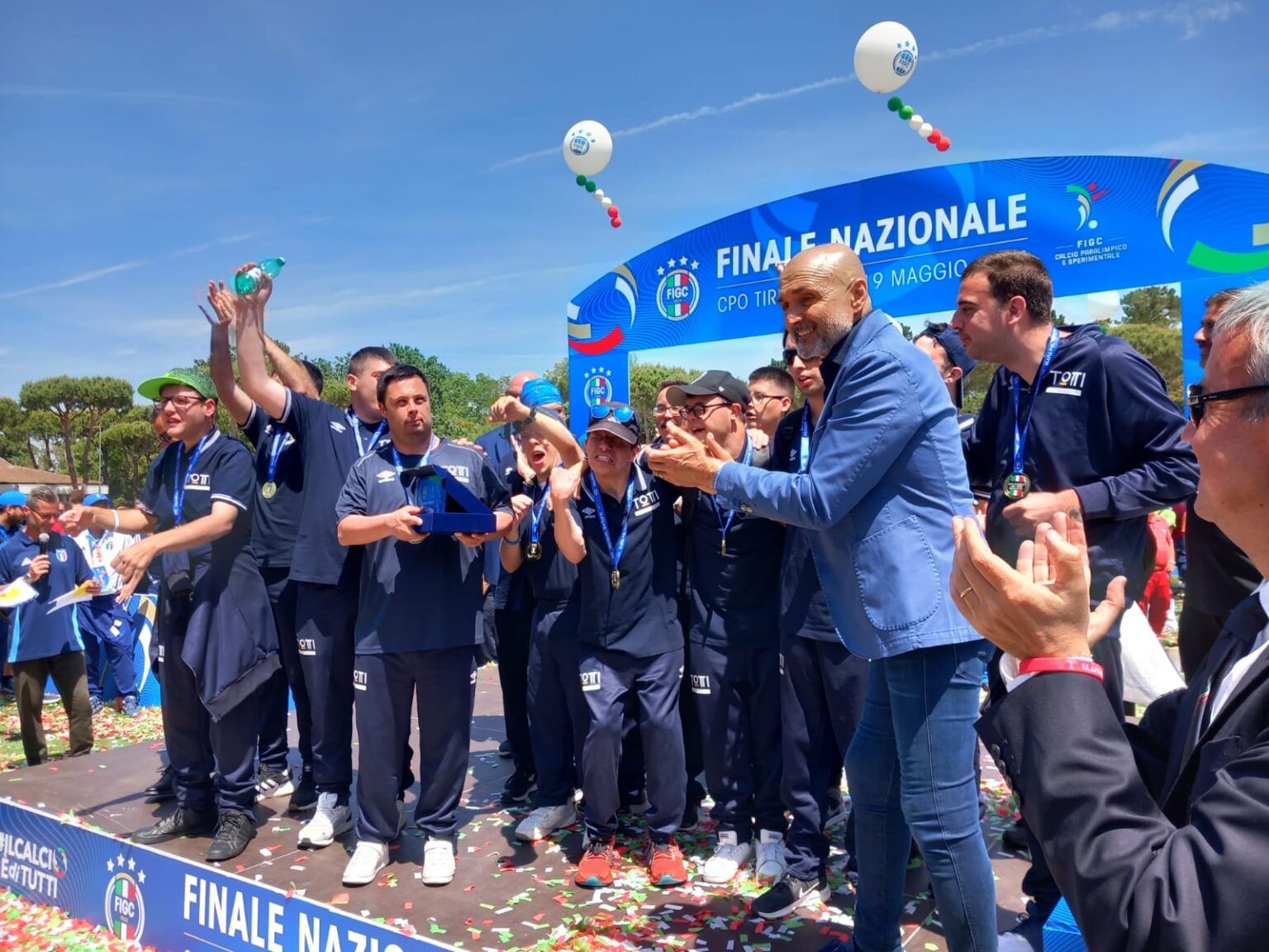 TOTTI SOCCER SCHOOL - IL FUTURO E' NOSTRO!